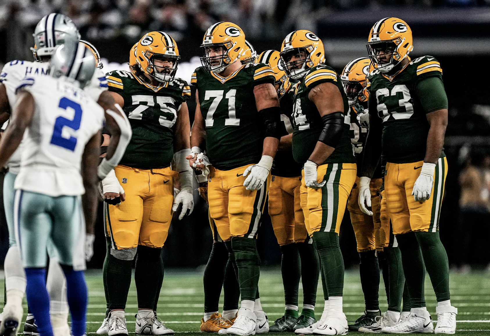The Big Guys On the Packers O-Line Are Opening Eyes